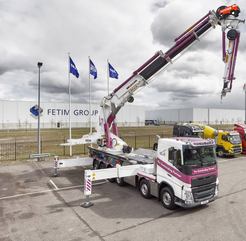 Grootste autolaadkraan van Benelux op Volvo FH 12x4 - TruckFan